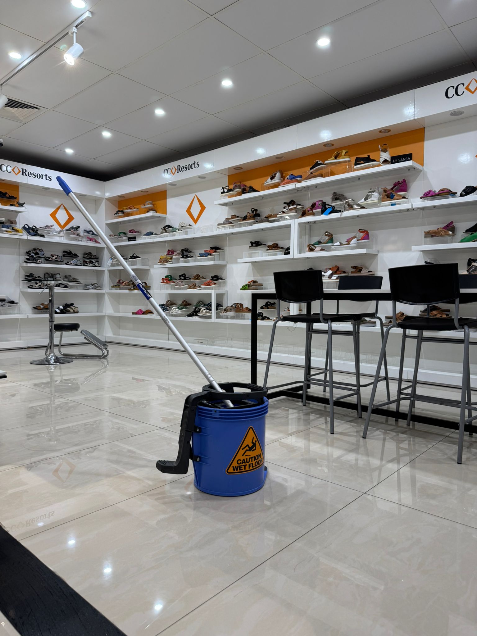 A Quick Guide to Commercial Furniture Cleaning