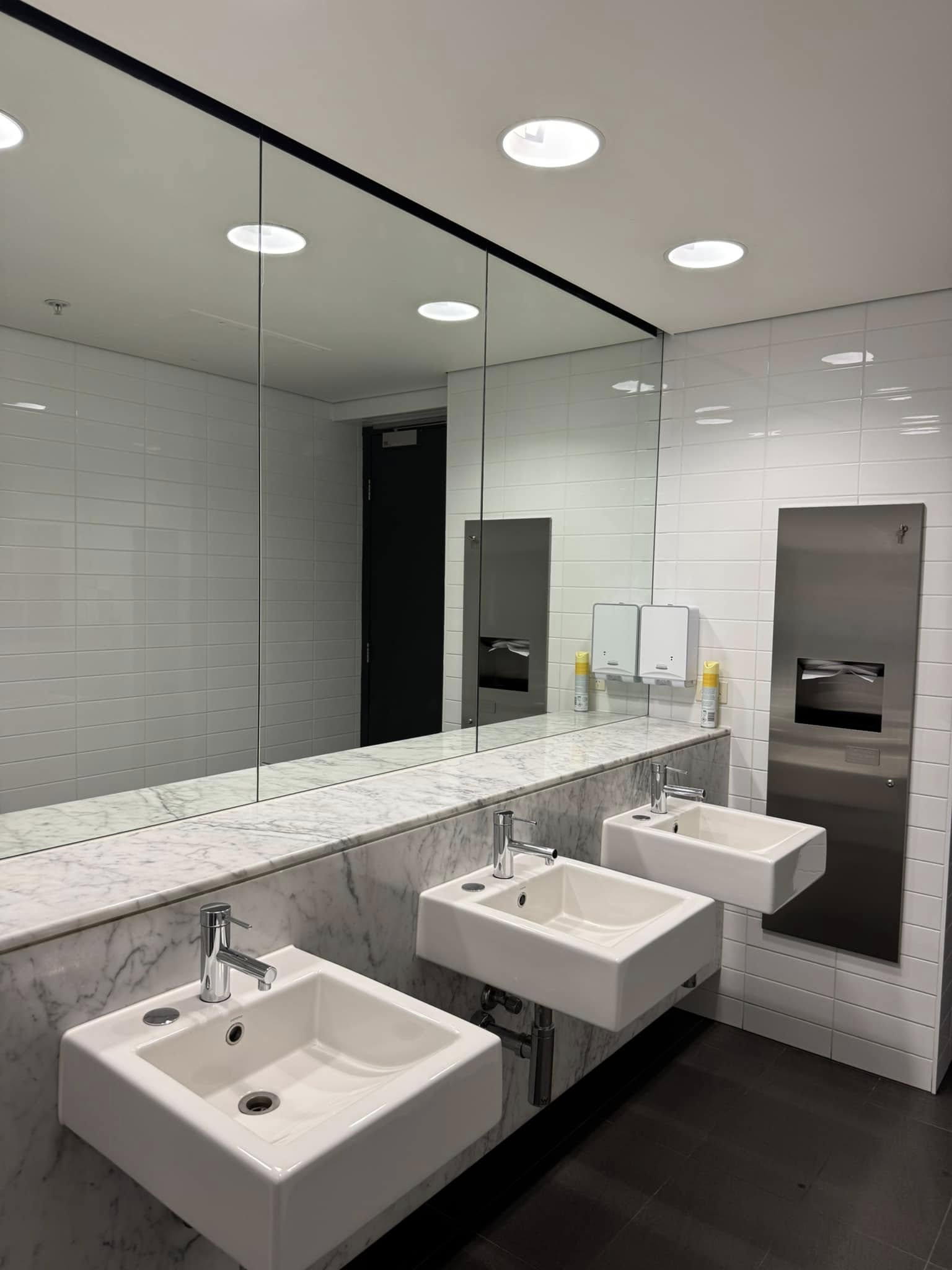 What Should Be on Your Daily Office Cleaning Checklist?